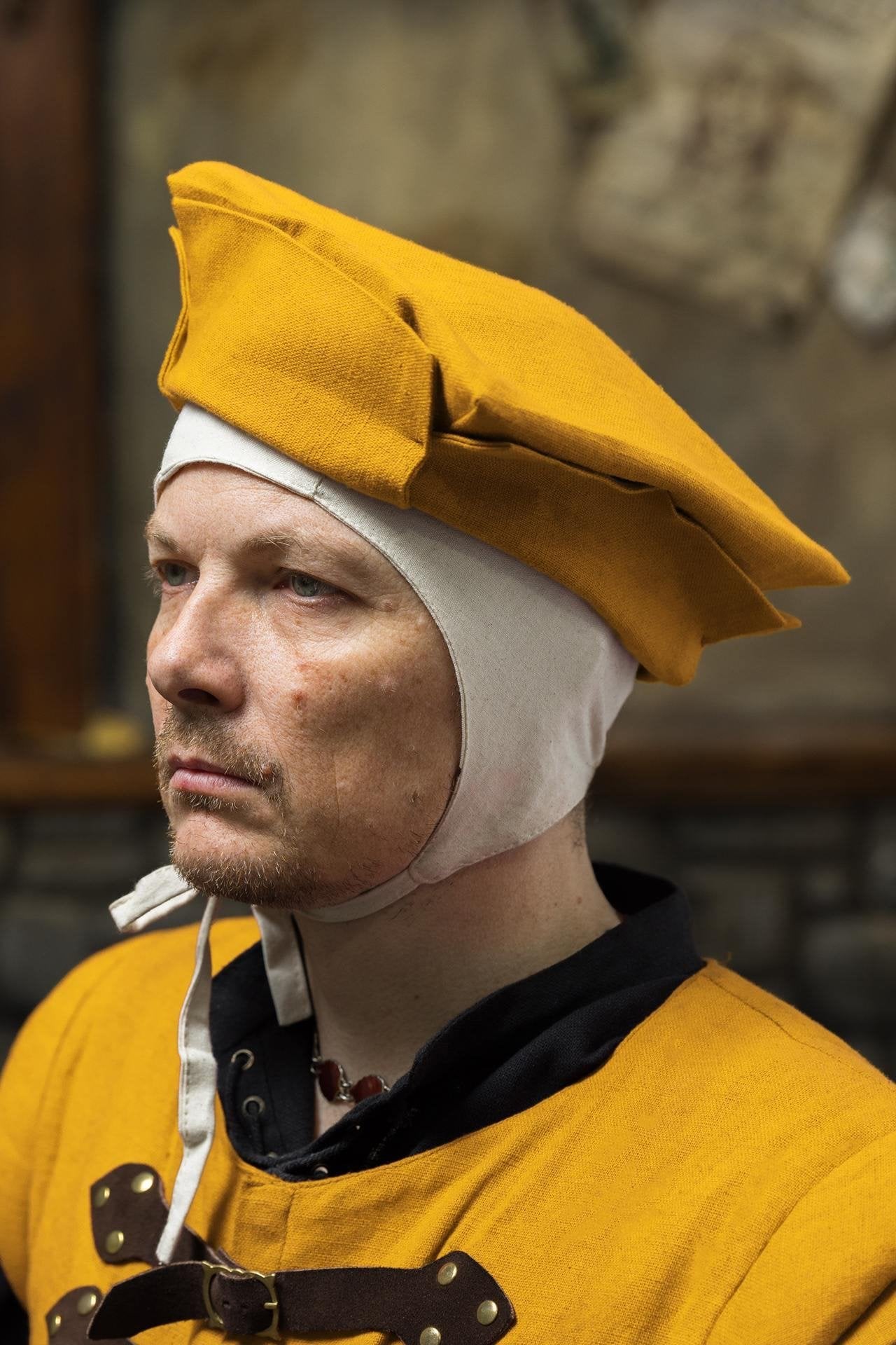 Warhammer Armoury Imperial Hat Type B Yellow – Dein Larp Shop