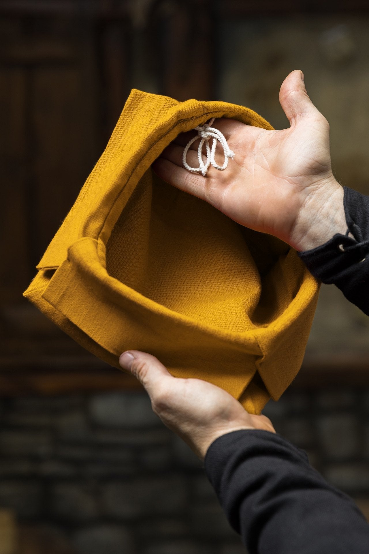 Warhammer Armoury Imperial Hat Type B Yellow – Dein Larp Shop